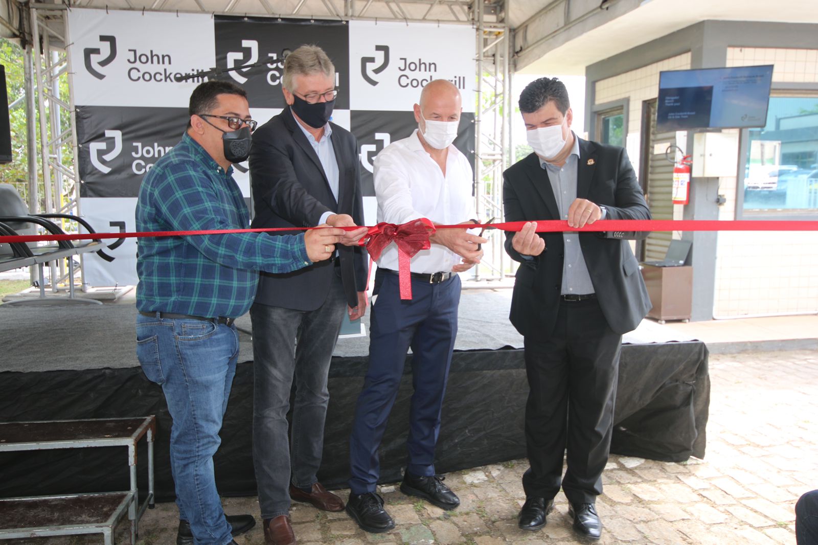 Após inaugurar nova planta de energia solar, a empresa com sede na ...