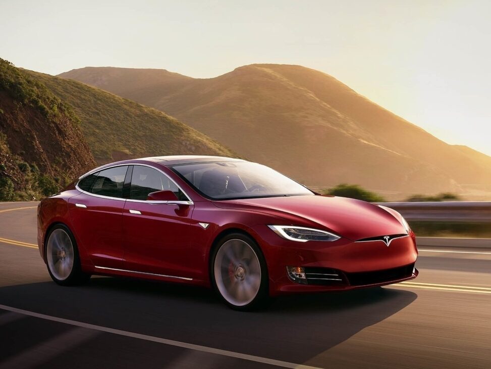 Venda de carros elétricos bate recorde histórico, com grande avanço da ...