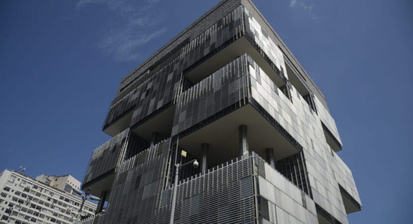 Petrobras prevê investir US$ 102 bilhões entre 2024 e 2028, ampliando ...