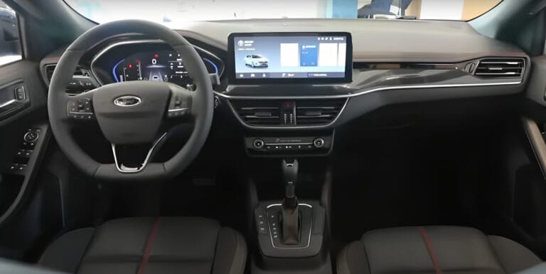 Com design espetacular e tecnologia avançada, o novo Ford Focus 2024 ...