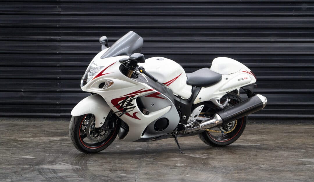 Suzuki Hayabusa: Uma das motos mais rápidas e raras do mundo está à ...