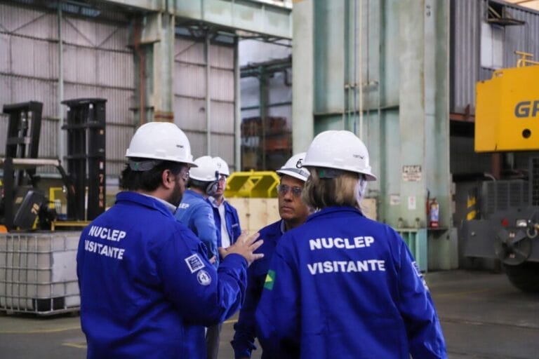 Comitiva de Moscou aterrissa no Brasil mirando o setor de energia ...