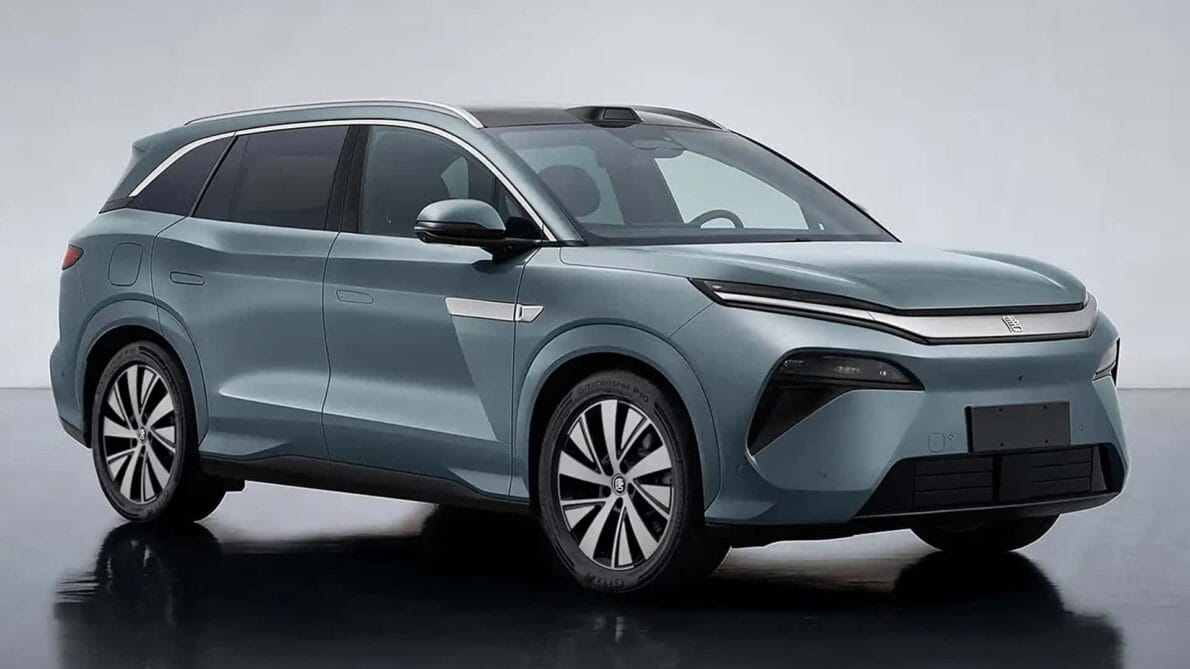 BYD lança SUV elétrico Tang L com sete lugares e 1.100 cv; modelo chega ...