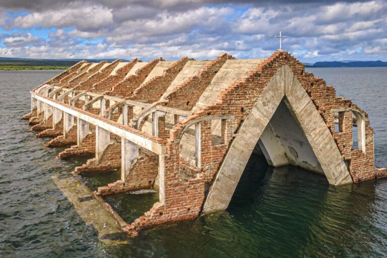 A cidade brasileira submersa: foi "engolida" pela água e virou uma ...