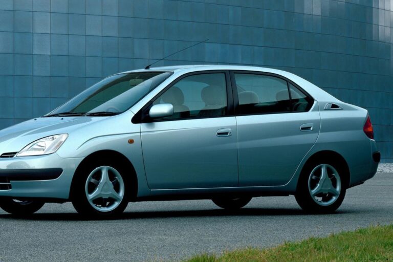 O primeiro carro híbrido de produção em massa a ser vendido no mundo ...