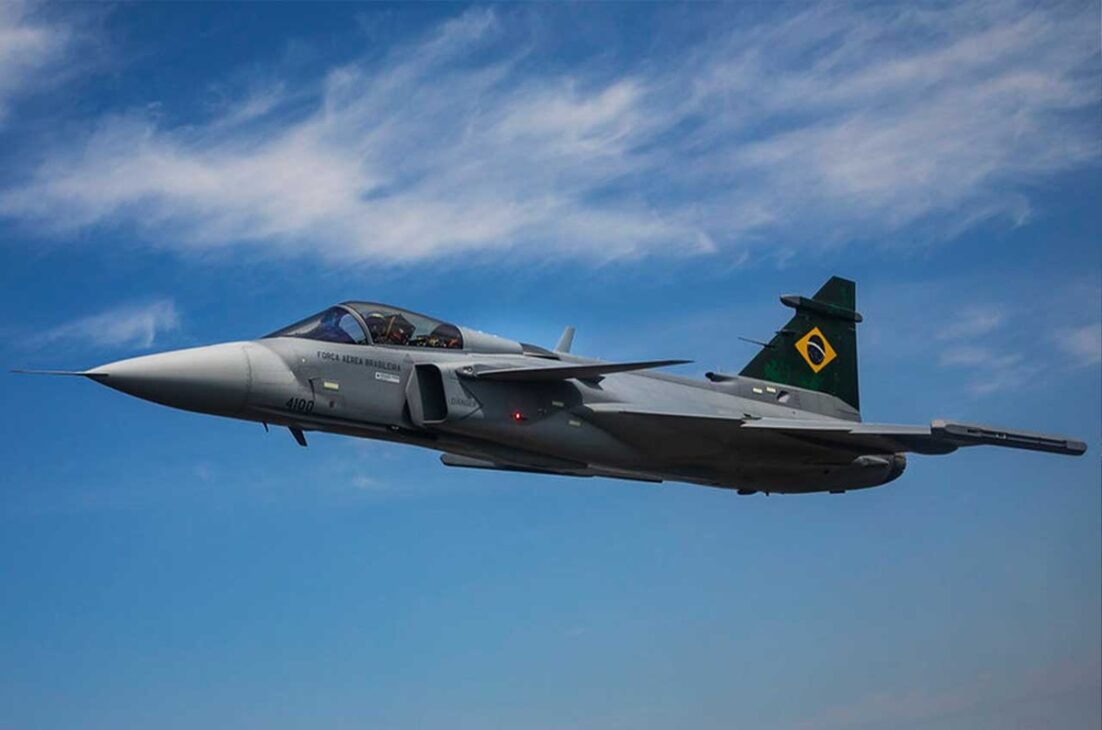 Chega ao Brasil o novo jato de combate F-39 Gripen