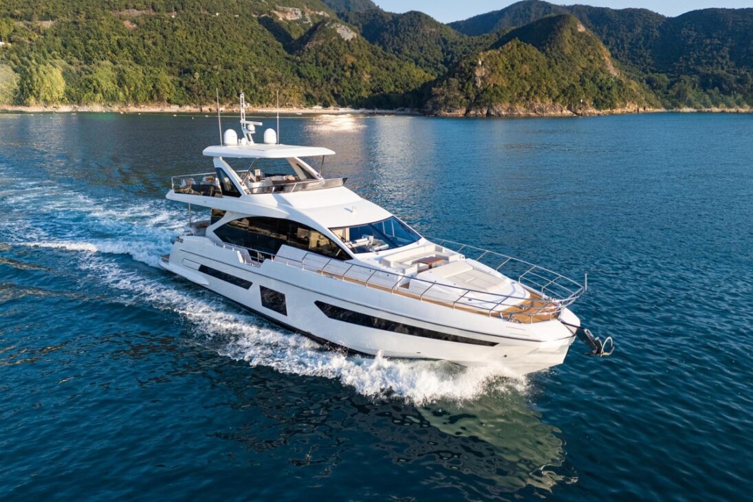 Iate Azimut com spa revoluciona o luxo náutico no Brasil