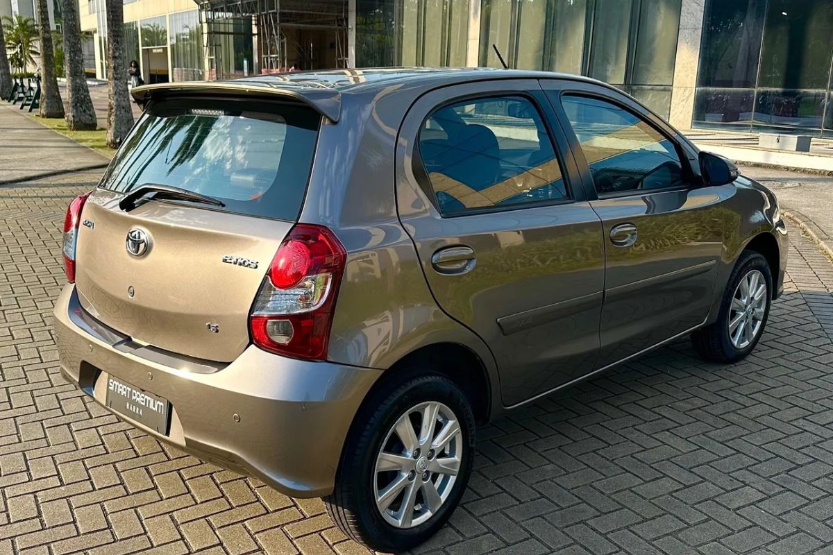 5 carros bons e baratos que todo entusiasta esperto conhece e quase não ...