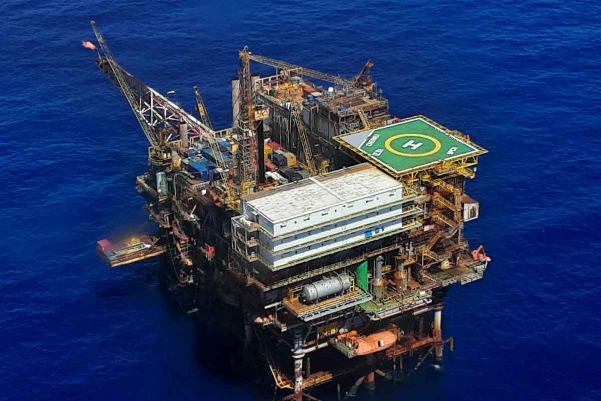 Plataforma fixa de petróleo brasileira tem a altura de um prédio de 48 ...