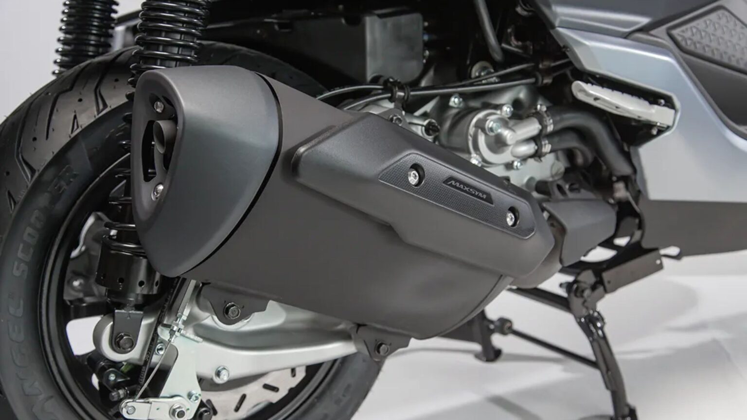 Com 400 cc, nova scooter 'premium' Dafra Maxsym 400 GT linha 2026 roda ...
