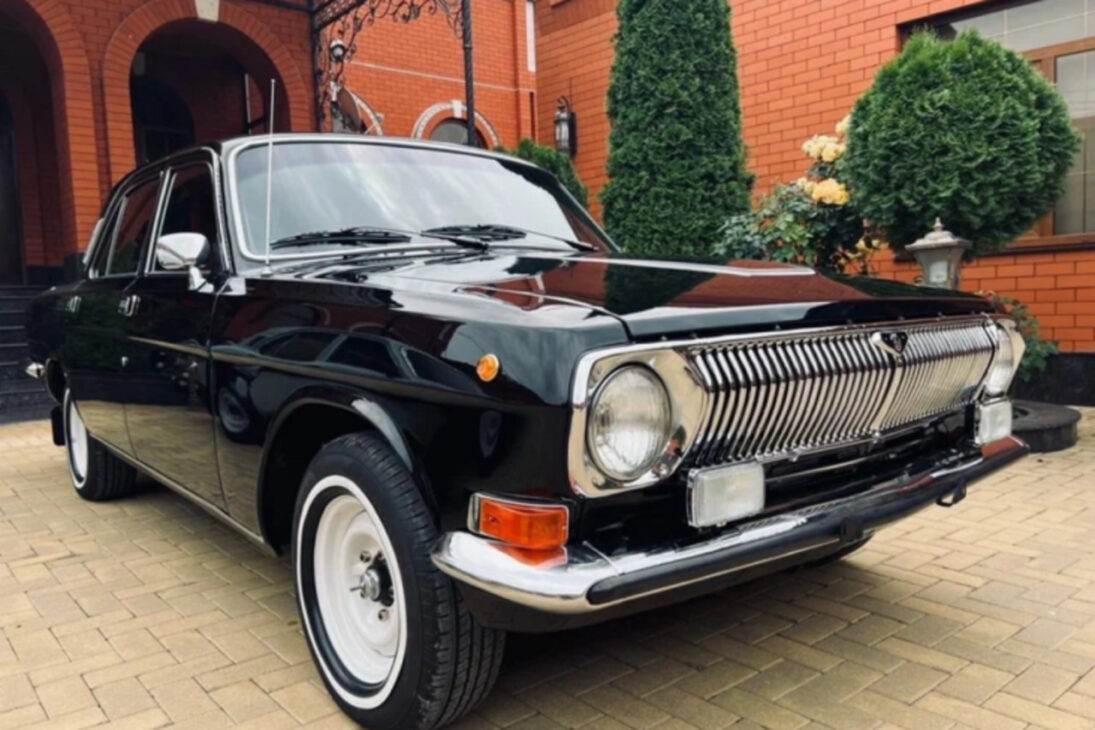 O carro soviético dos espiões: Volga GAZ com motor V8 e interior ...