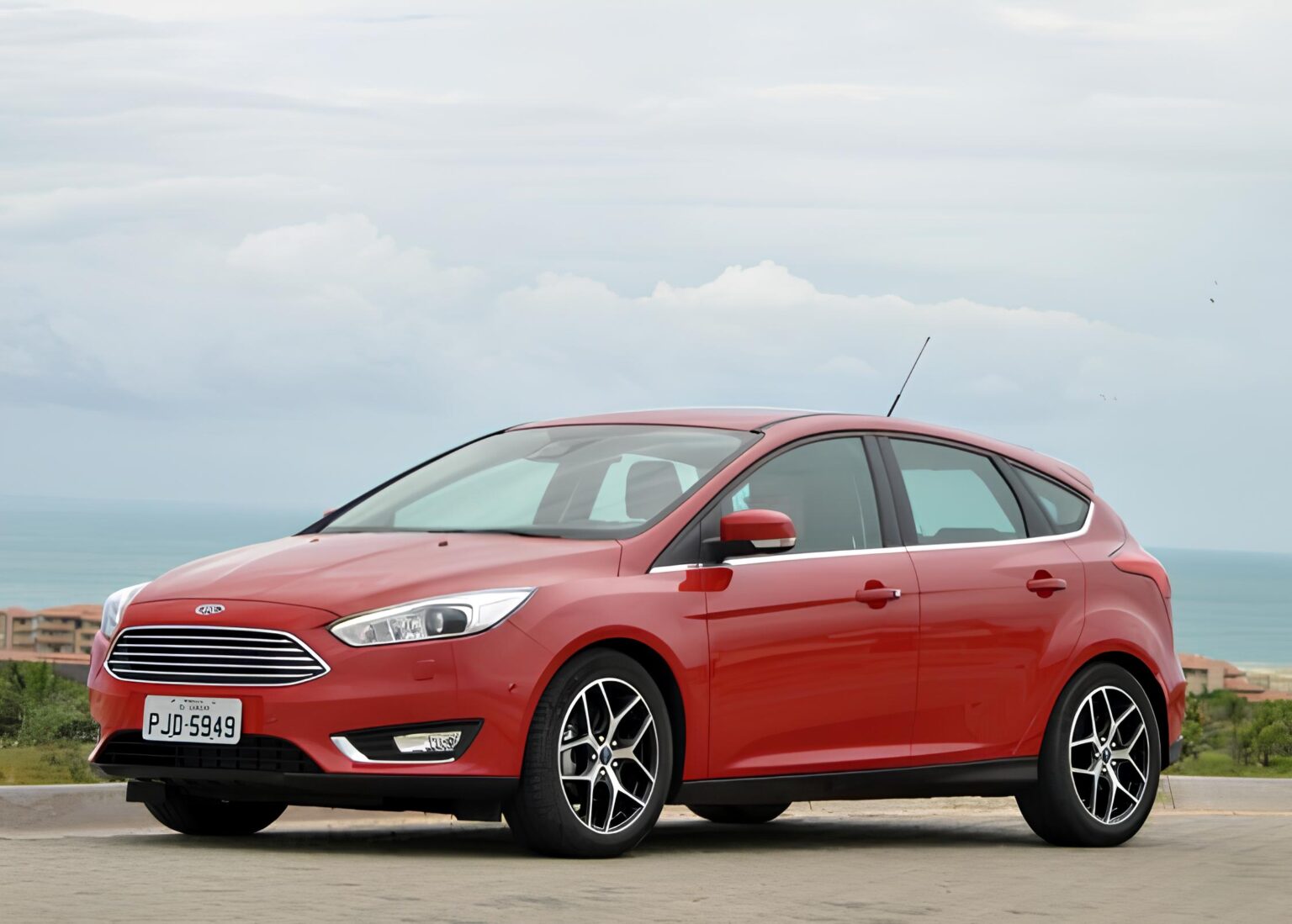 Custando R$ 60 mil, Ford Focus Titanium 2.0: hatch médio potente, cheio ...