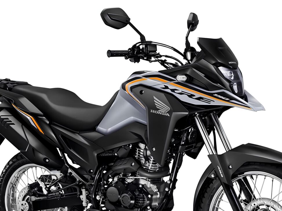 Com painel digital blackout, motor flex de 184 cc e fazendo até 40 km ...