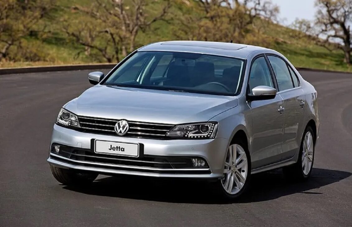 Por cerca de R$ 58 mil, Volkswagen Jetta Comfortline 1.4 TSI 2015: sedã ...