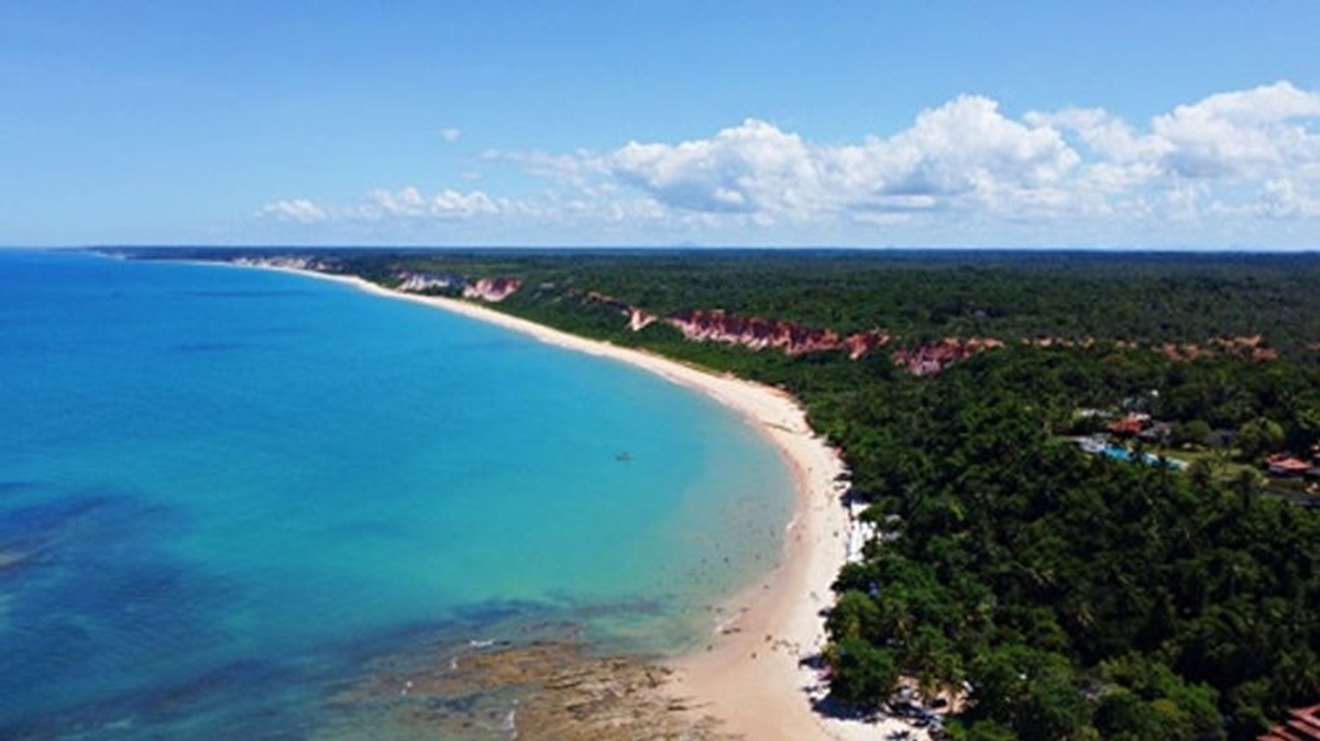 Bahia, at the top of the Brazilian coastline, boasts 932 km of famous ...