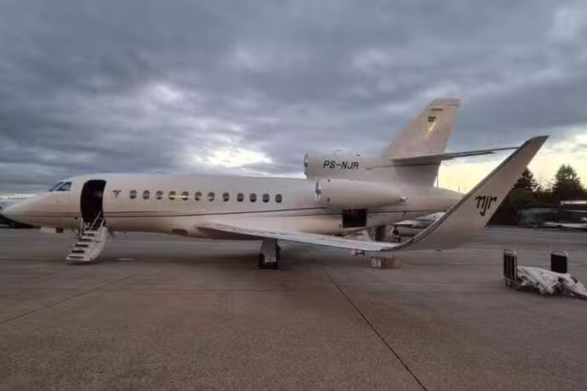 Com R$ 250 milhões num Falcon feito para cruzar o Atlântico em 10 horas ...