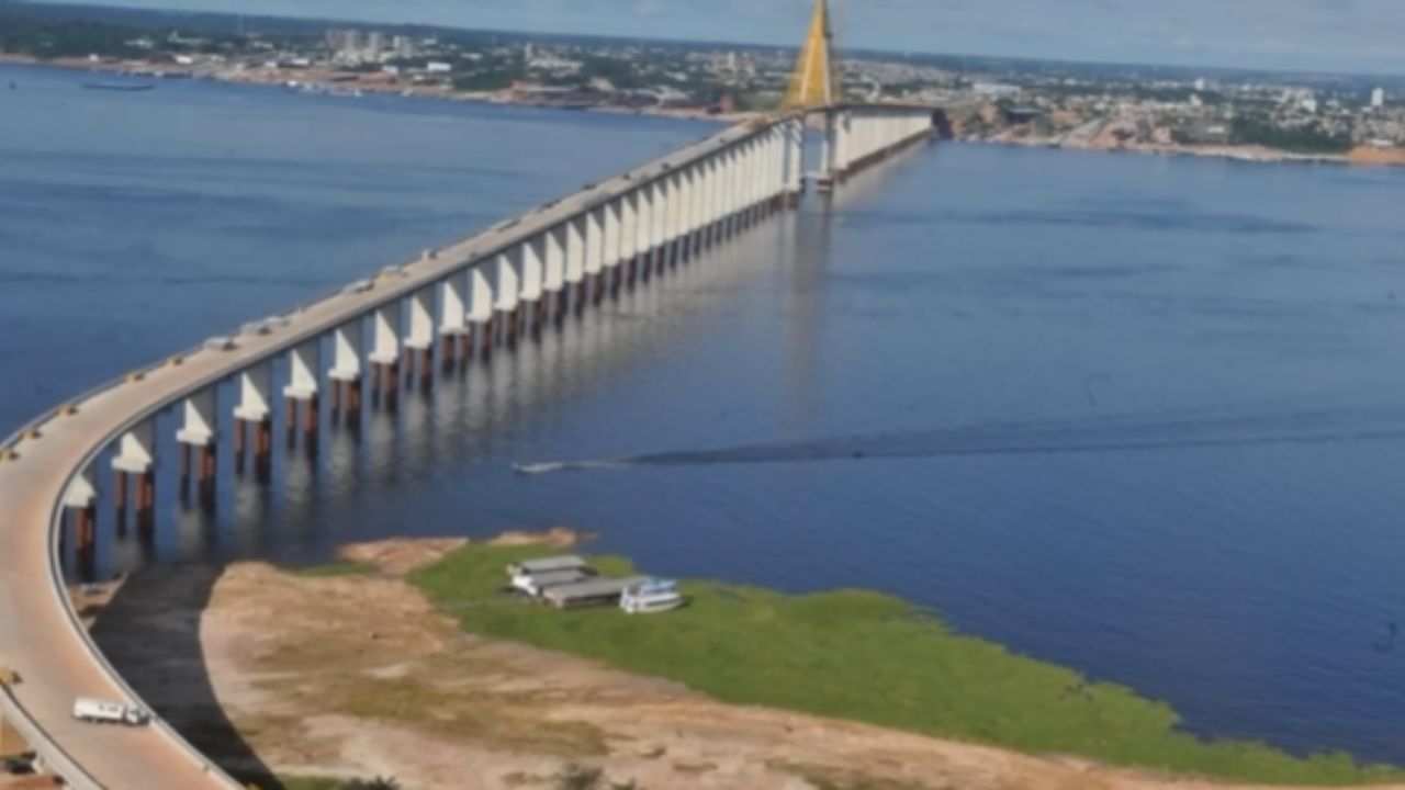 Ponte estaiada de Manaus - CPG Click Petróleo e Gás