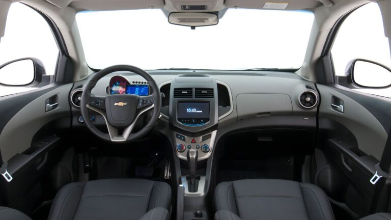 Com motor 1.6 Ecotec de 120 cv e custando cerca de R$ 40 mil, o ...