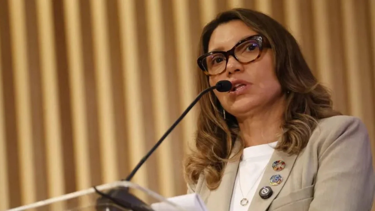 Brazil cannot abandon oil immediately, says Janja, First Lady, in a ...