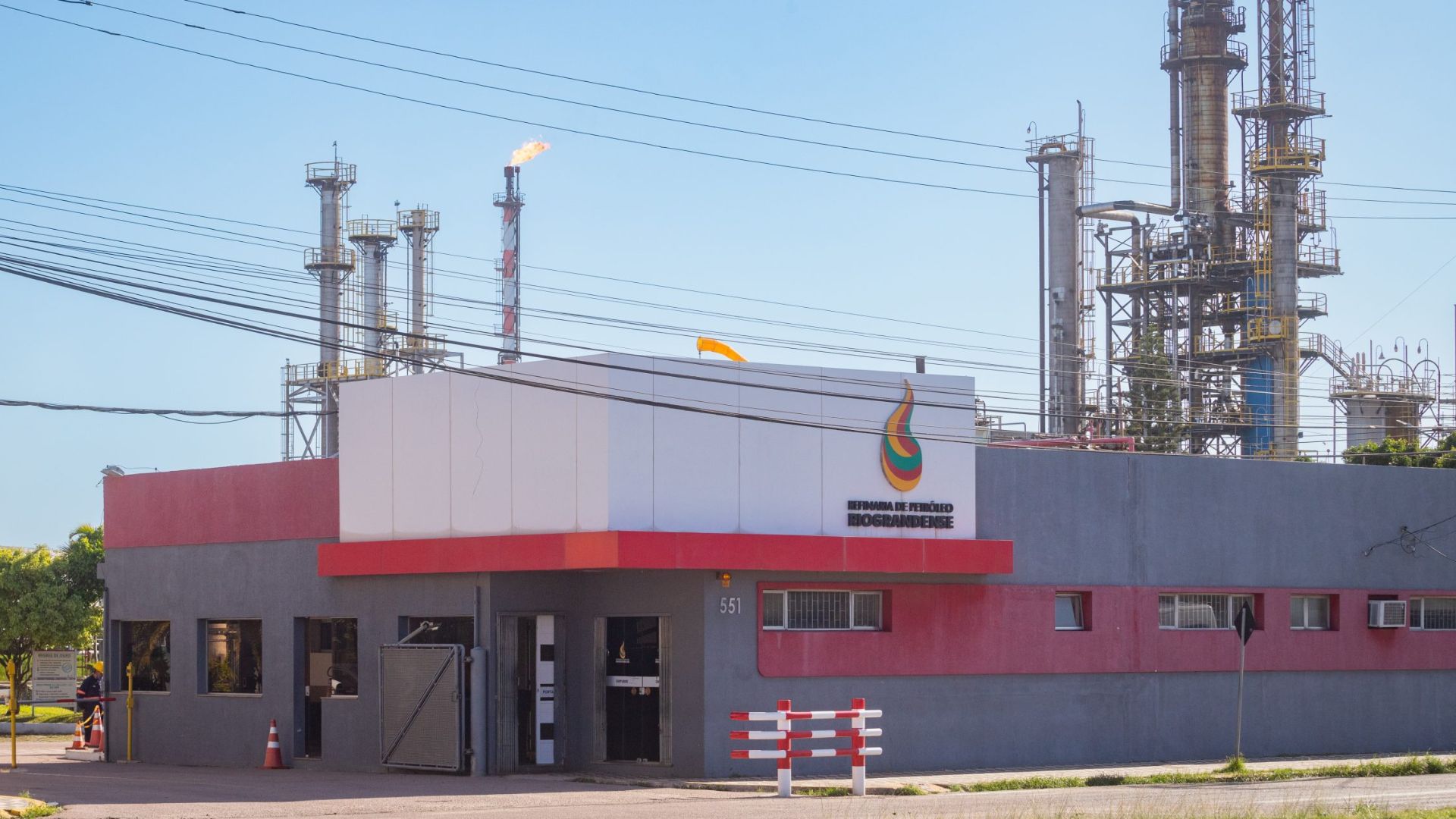 Petrobras amplia refino no Brasil, aumenta produção de diesel S-10 e ...