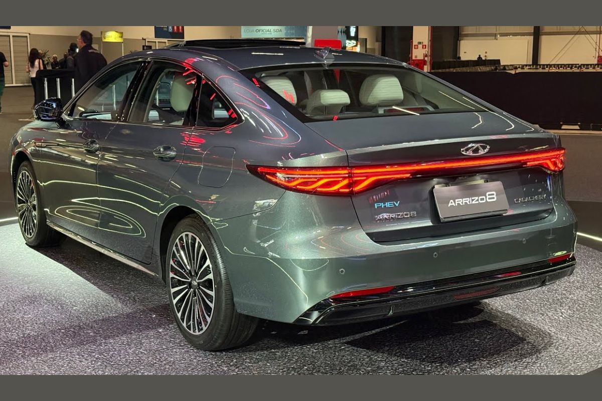El nuevo Caoa Cherry Arizo 8, un sedán híbrido enchufable de 350 CV con ...