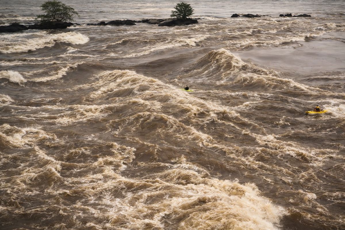 Com 4.700 km, 220 m de profundidade e 41.000 m³/s de força, o Rio Congo ...