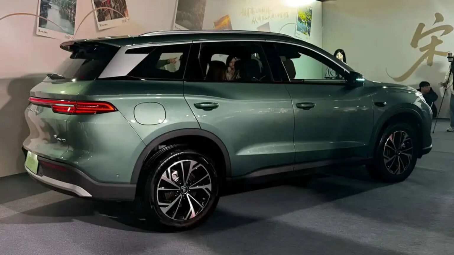 BYD Song Pro 2026: SUV híbrido estreia com motor de 163 cv, geladeira ...