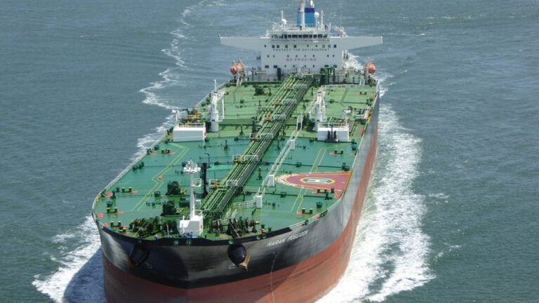 Navio com petróleo sai da Venezuela rumo aos Estados Unidos e inicia um ...