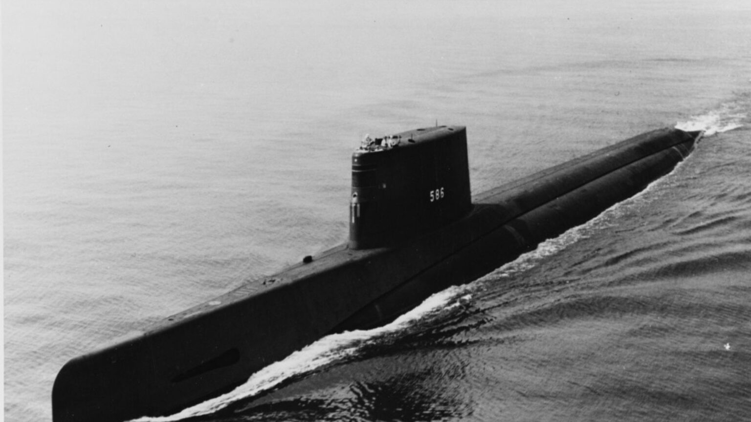 Submarino nuclear USS Triton, de 136 metros e dois reatores, deu a ...