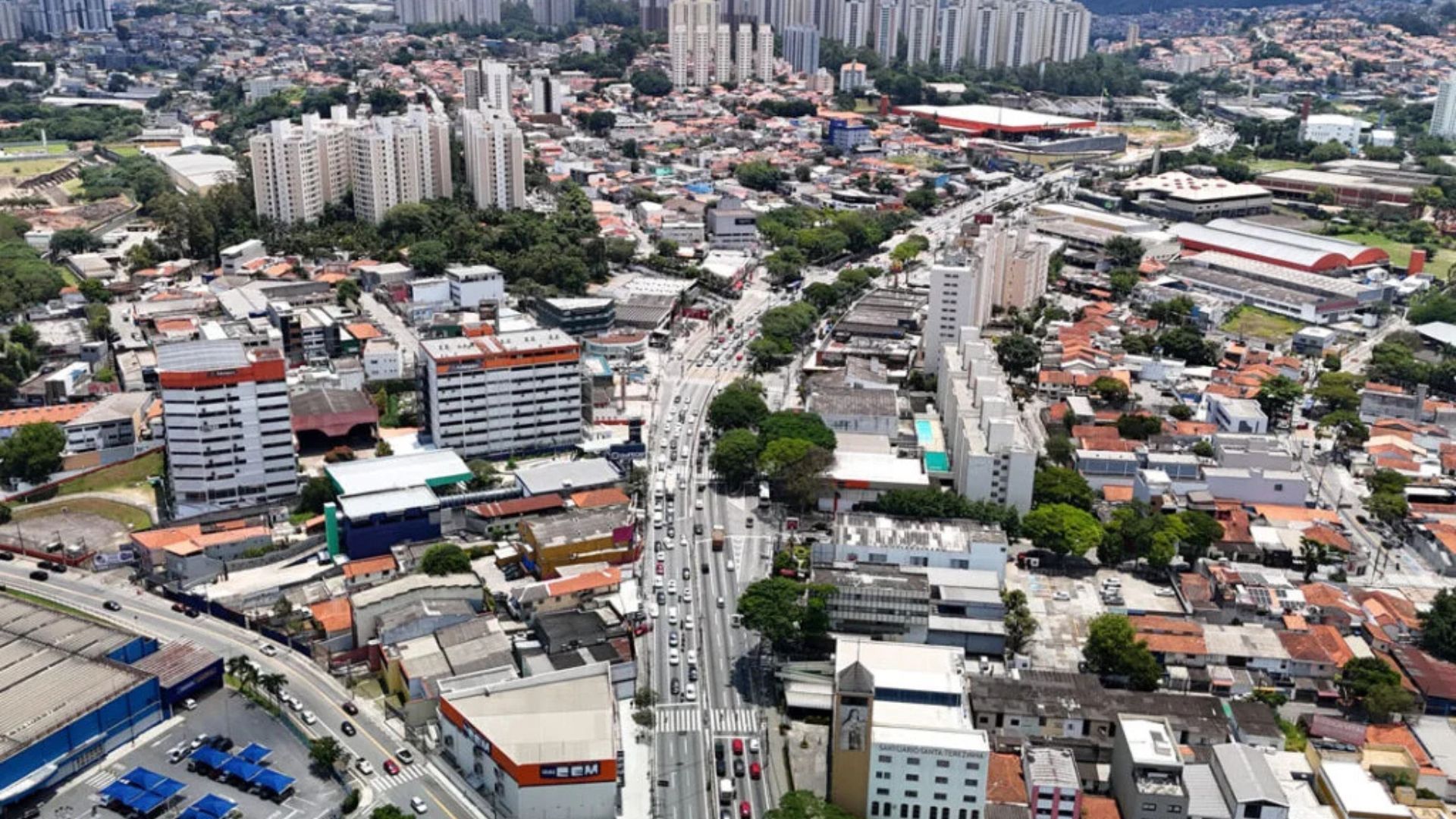 Cidade brasileira conhecida como 'Formigueiro humano' chega aos 67 anos ...