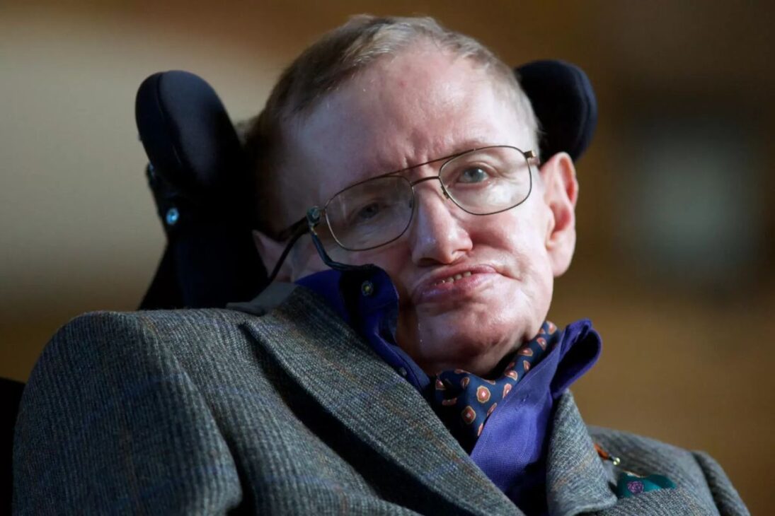 Stephen Hawking predicted the year 2600 as the Earth's end date ...