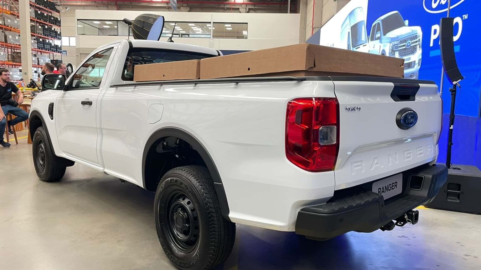 Ford Ranger estreia versões “trabalhadoras” no Brasil: cabine simples ...