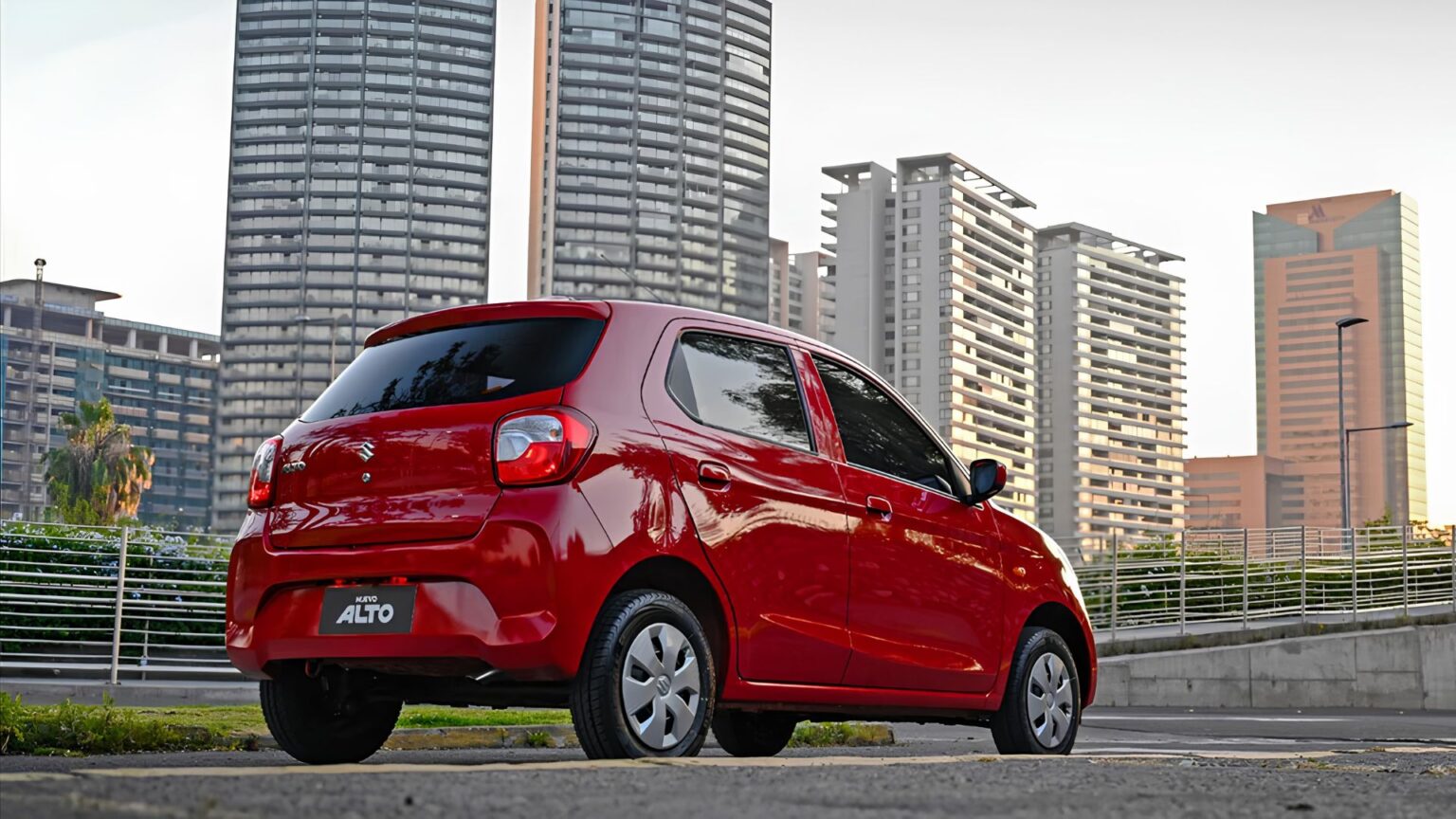 País vizinho do Brasil vende Suzuki Alto por cerca de R$ 51 mil, mais ...