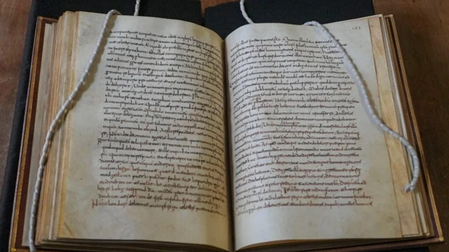 Pesquisadores acham em Roma o poema mais antigo da língua inglesa ...